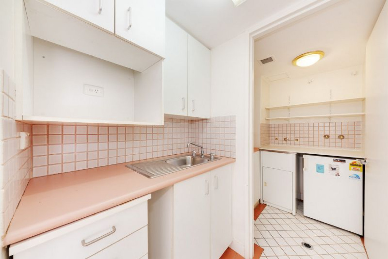 Rare 2 bedder with parking in the wonderful, Lindfield NSW - retirement ...